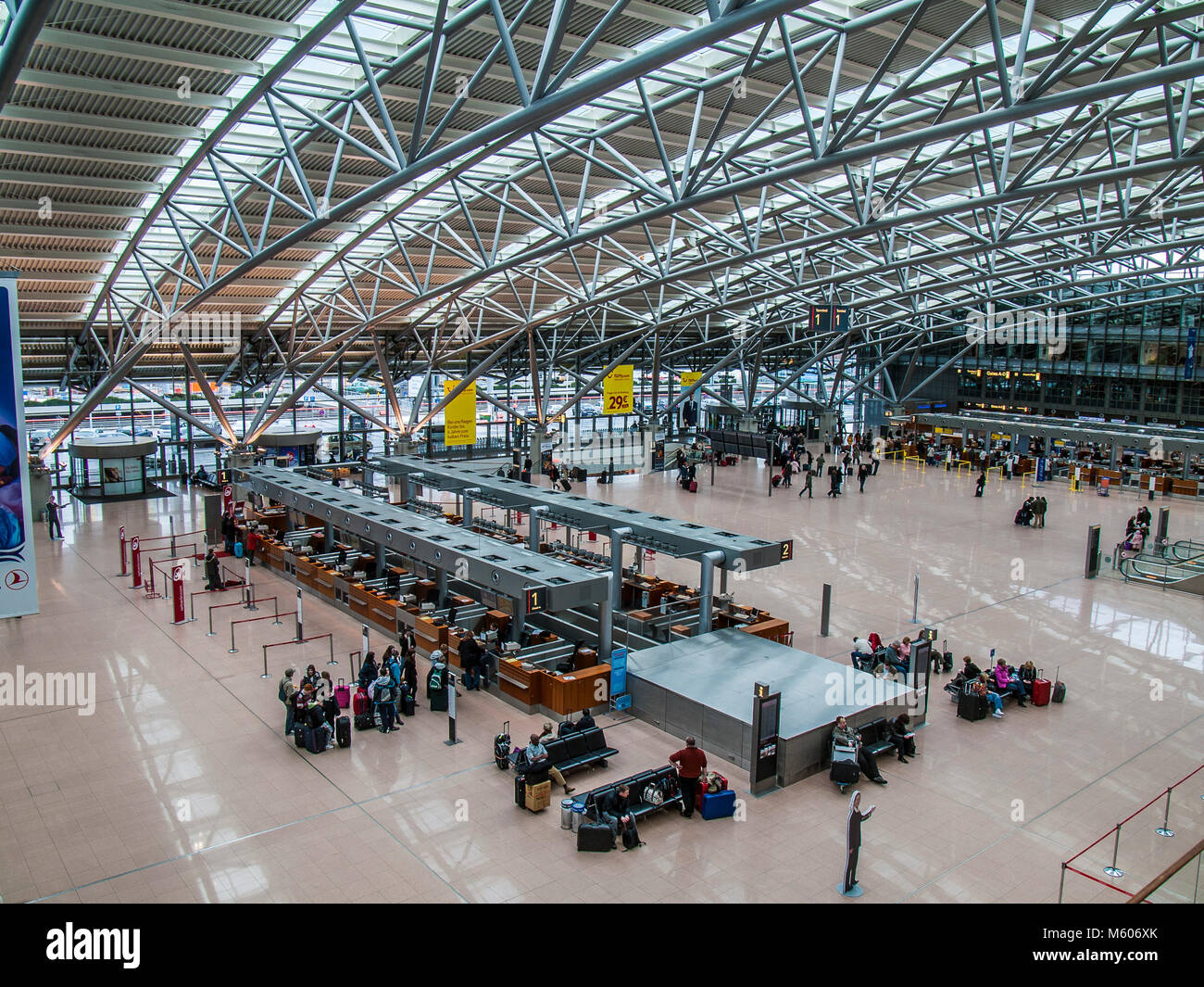 Terminal buildings in airport hi-res stock photography and images - Alamy
