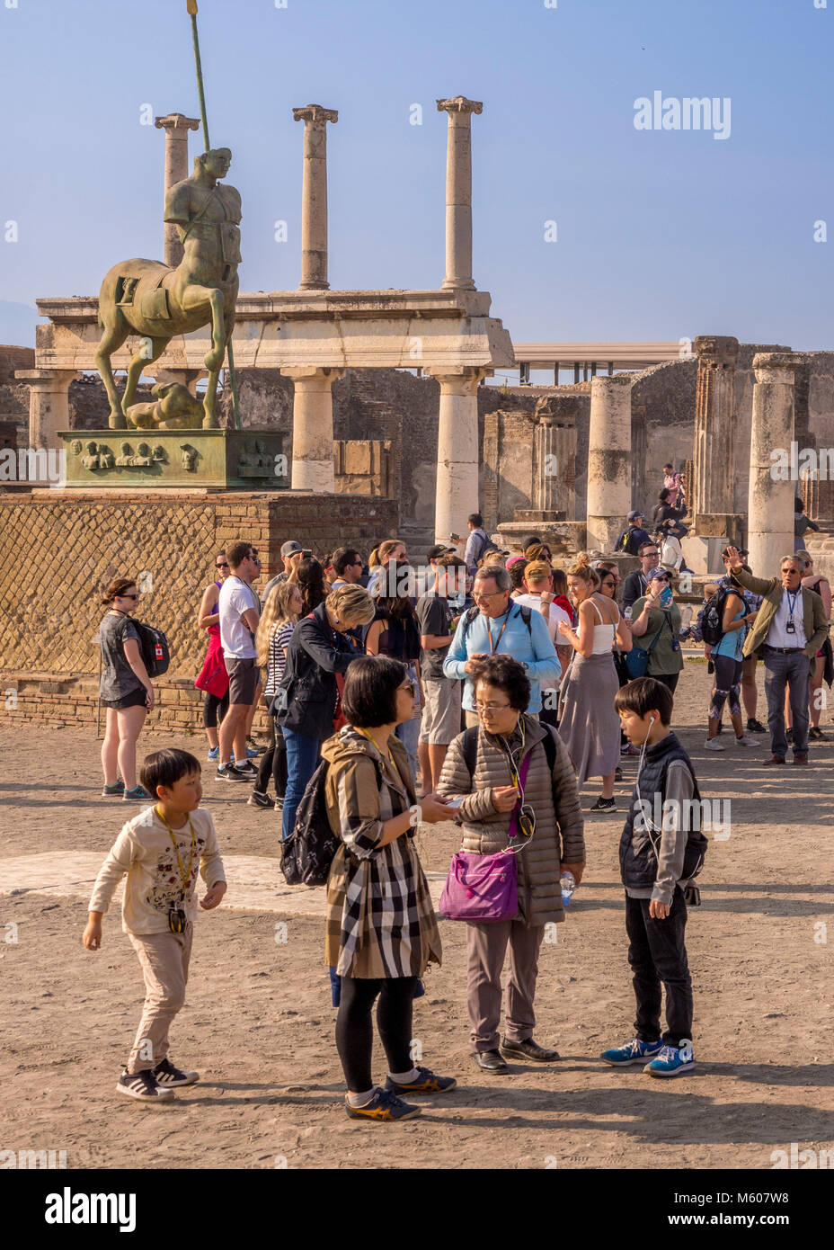 Pompeii tourist crowd cast hi-res stock photography and images - Alamy