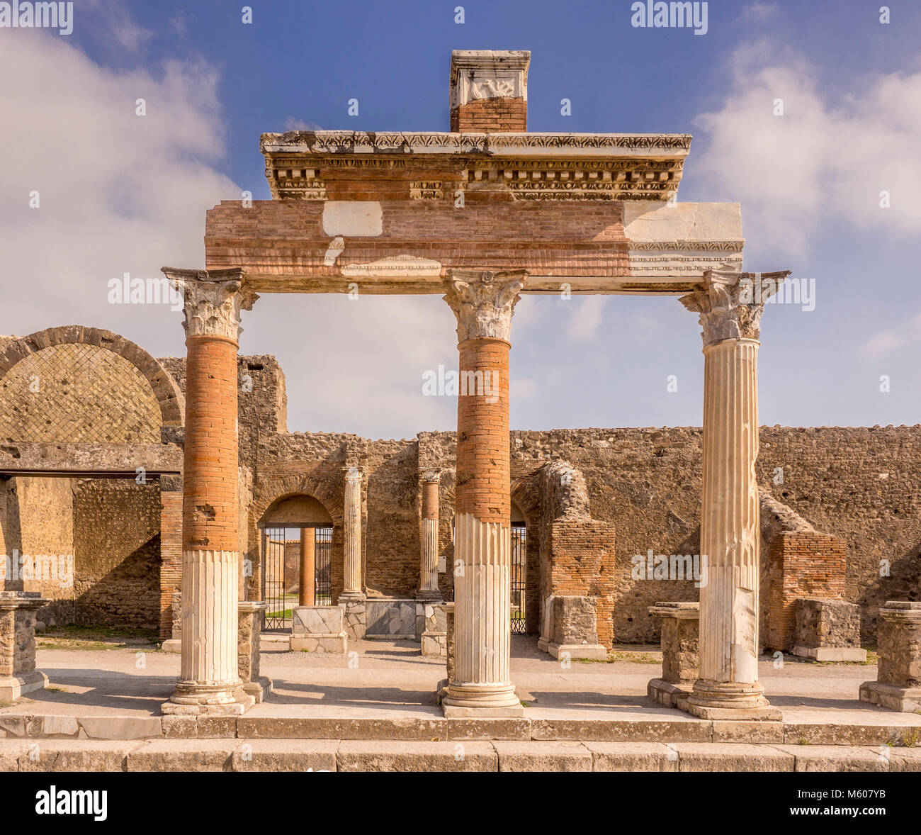 Pompeii ruins hi-res stock photography and images - Alamy