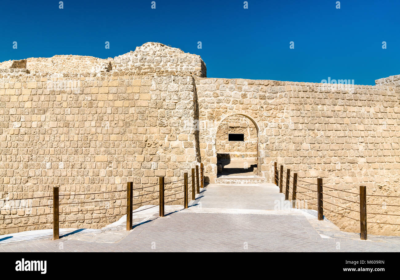 Bahrain gate hi-res stock photography and images - Alamy