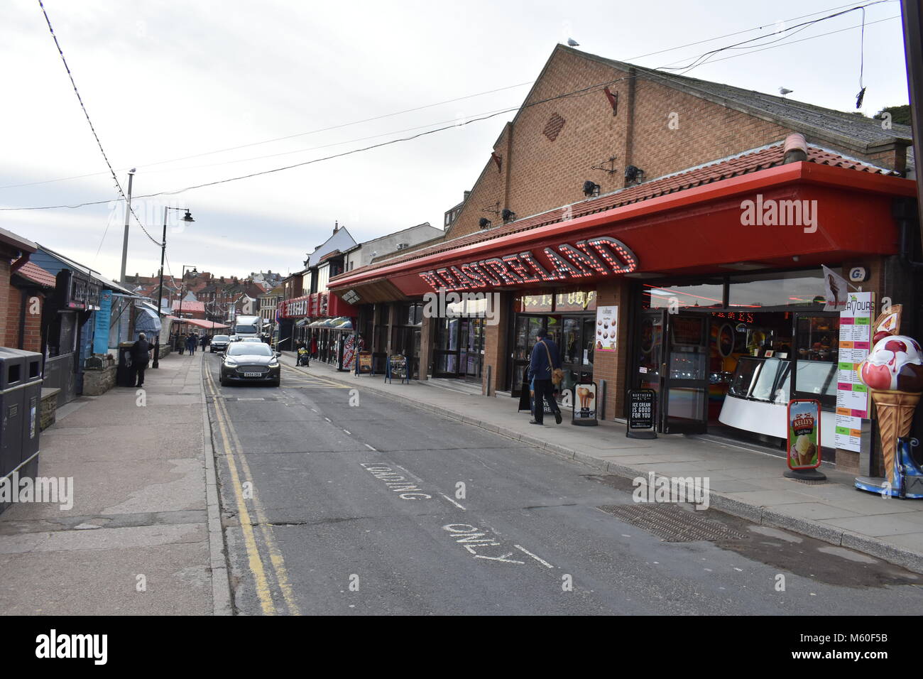 Whitby amusements hi-res stock photography and images - Alamy