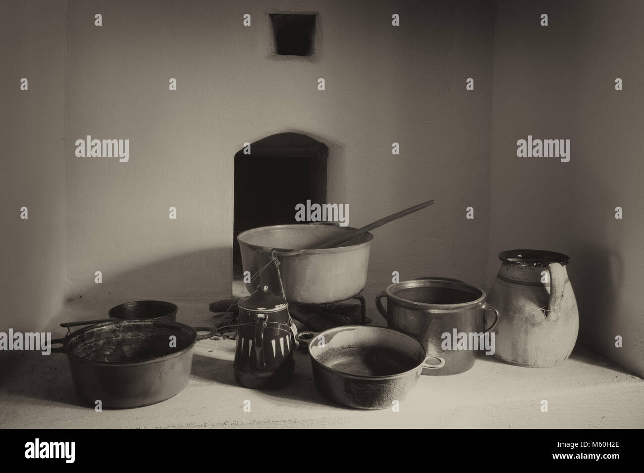 Old cooking pots hi-res stock photography and images - Alamy