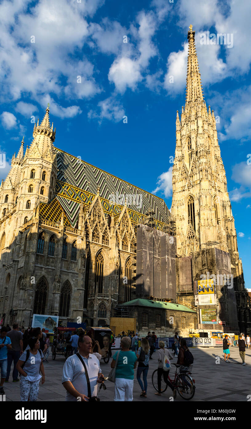 St stephens platz hi-res stock photography and images - Alamy