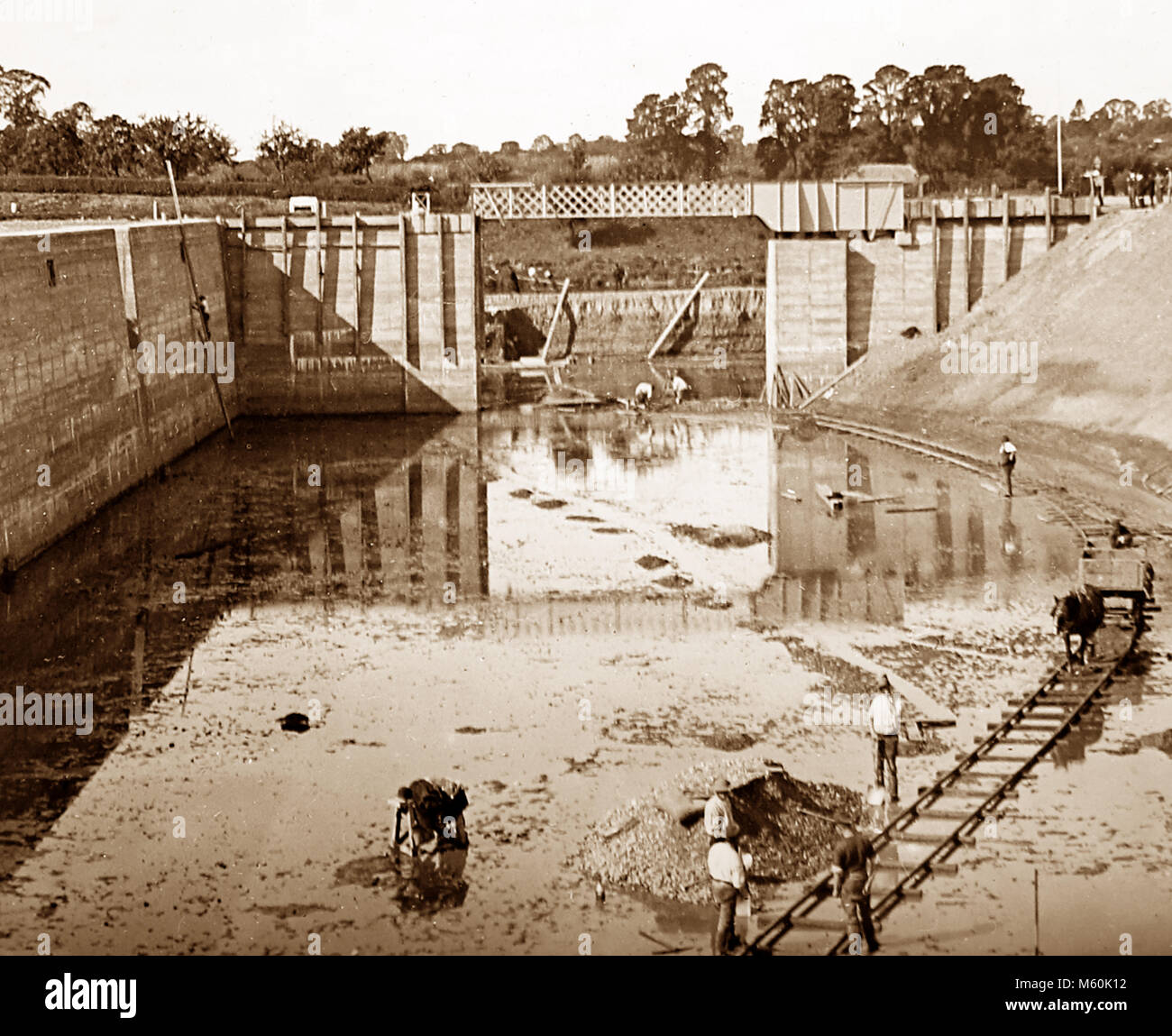Construction of the Diglis Canal Basin, Worcester Stock Photo - Alamy