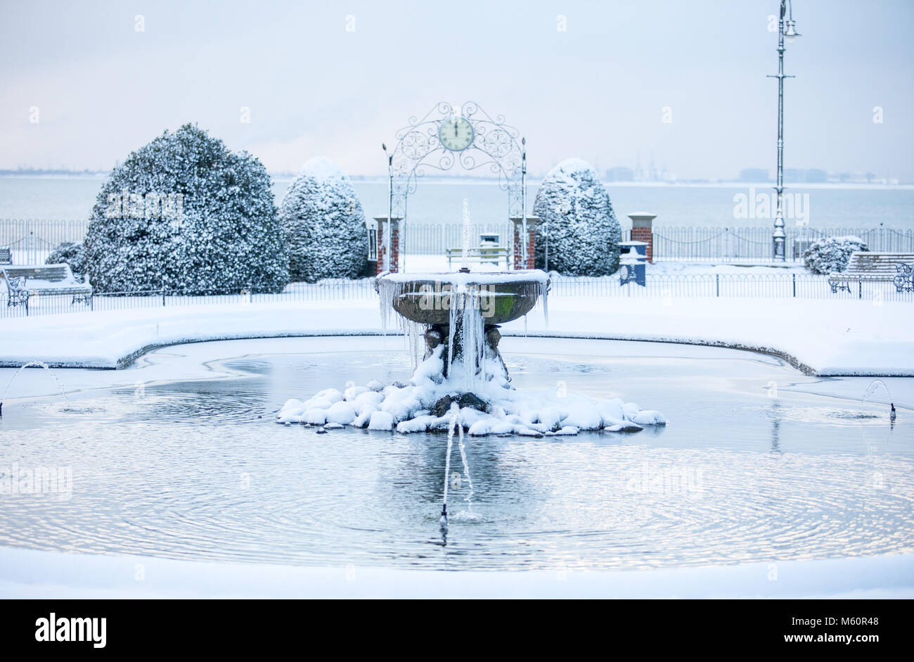 Southend-on-Sea, Essex. 27th Feb, 2018. UK Weather: Snow and frozen ...
