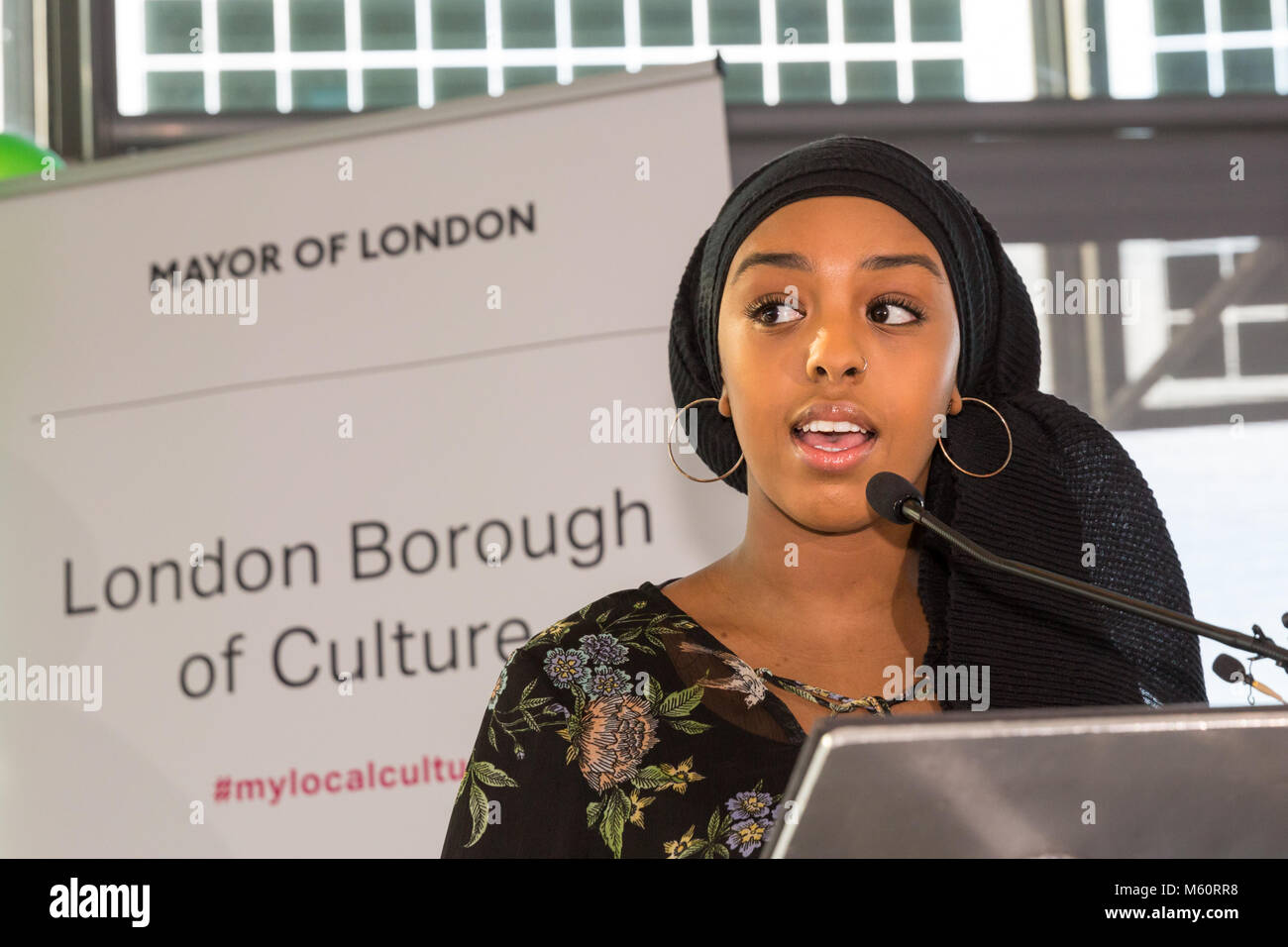 Writer making presentation hi-res stock photography and images - Alamy