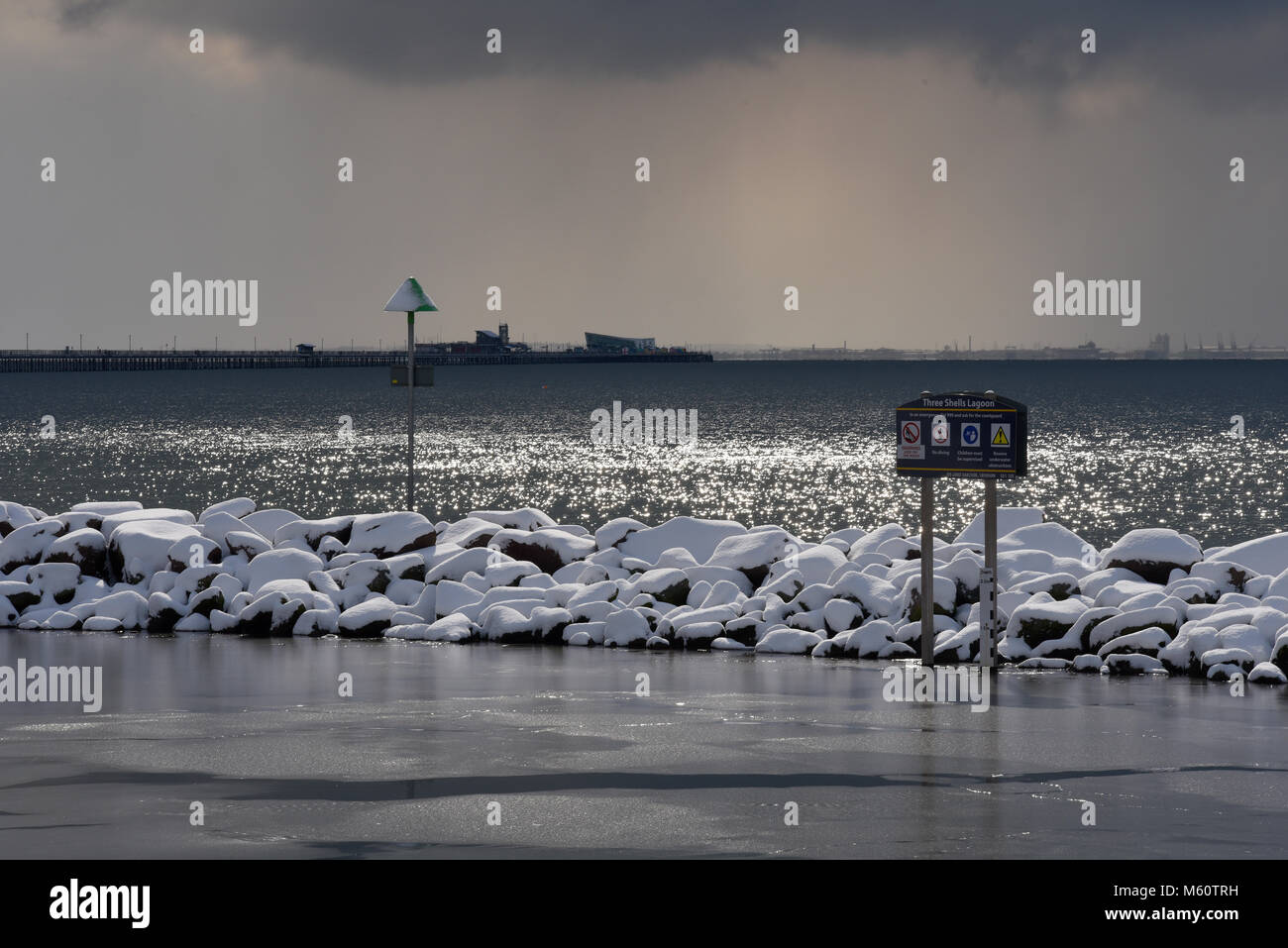 Snow continues to fall in Southend and surrounding areas. Three Shells ...