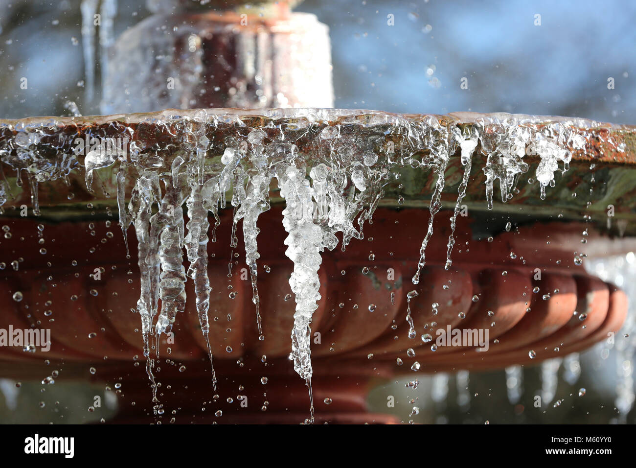 Bitterly cold weather hi-res stock photography and images - Alamy