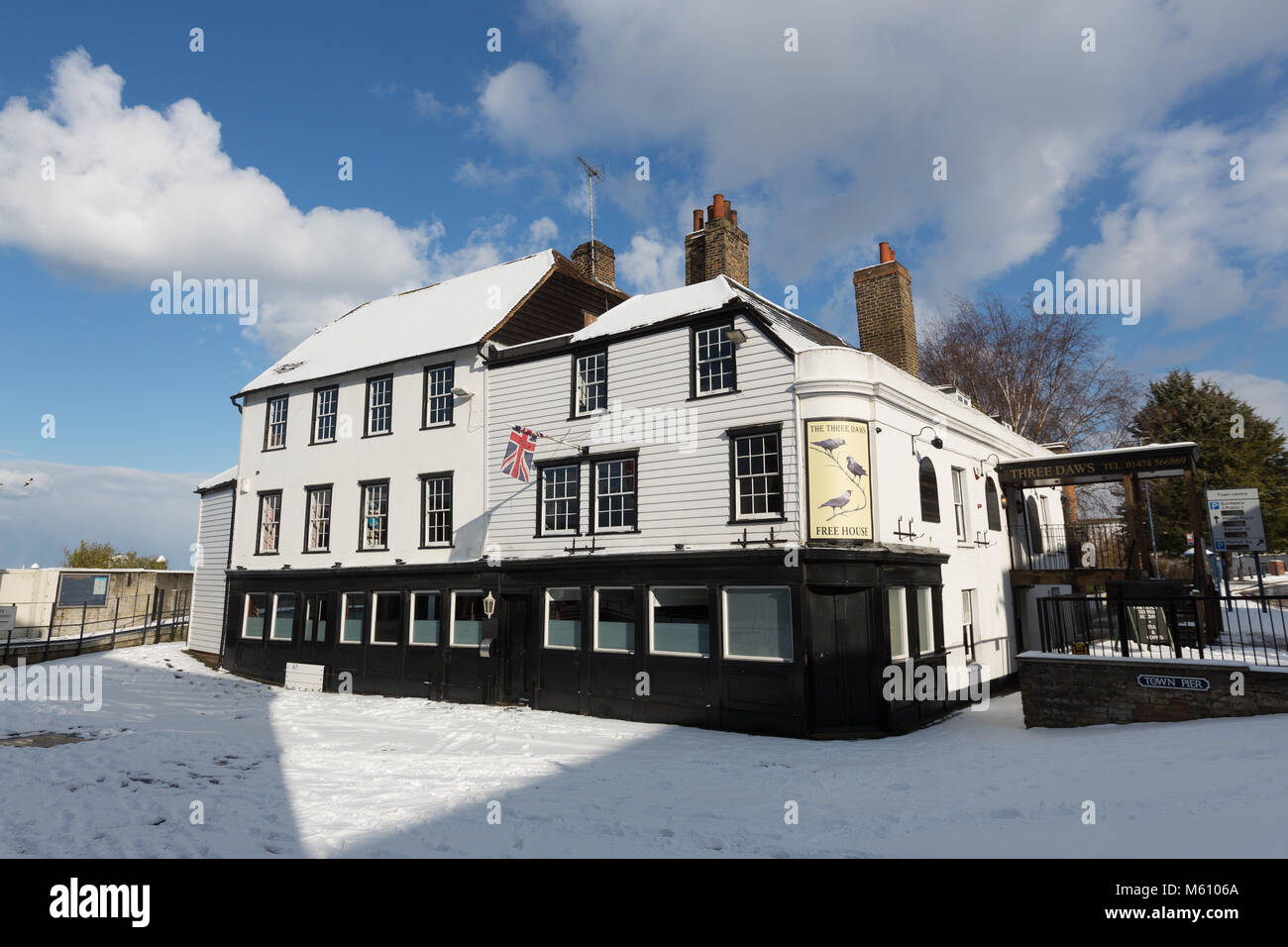 Three daws gravesend hi-res stock photography and images - Alamy