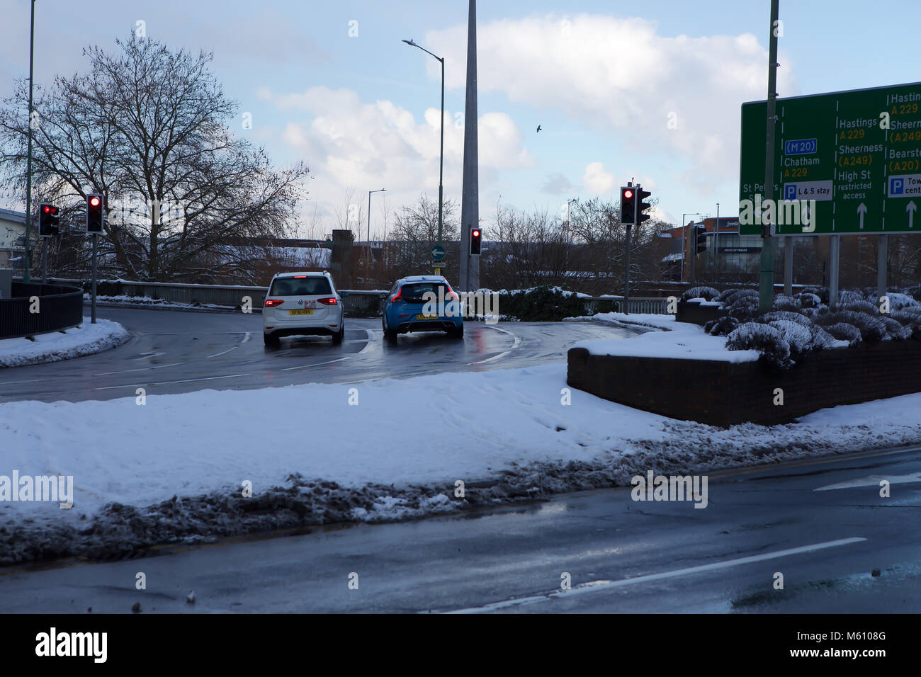 Maidstone, UK. 27th Feb, 2018. Heavy Siberian snowfall in Maidstone ...