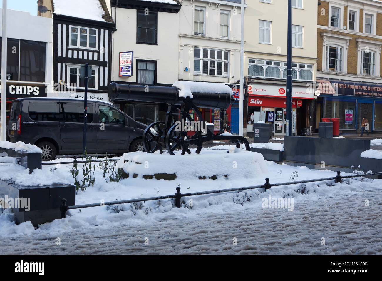 Maidstone, UK. 27th Feb, 2018. Heavy Siberian snowfall in Maidstone ...