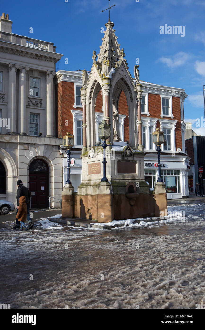 Maidstone, UK. 27th Feb, 2018. Heavy Siberian snowfall in Maidstone ...