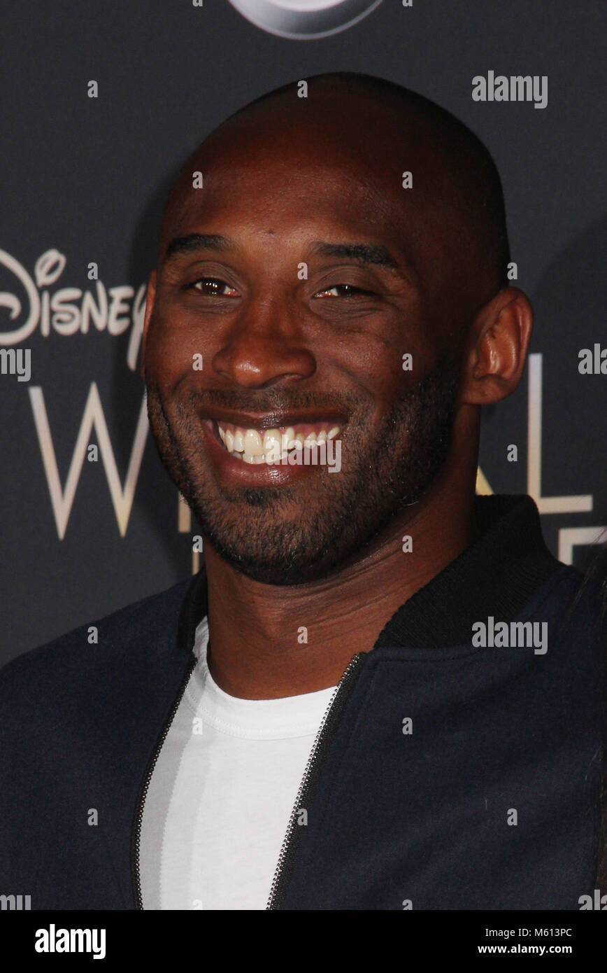 Kobe bryant in suit hi-res stock photography and images - Alamy