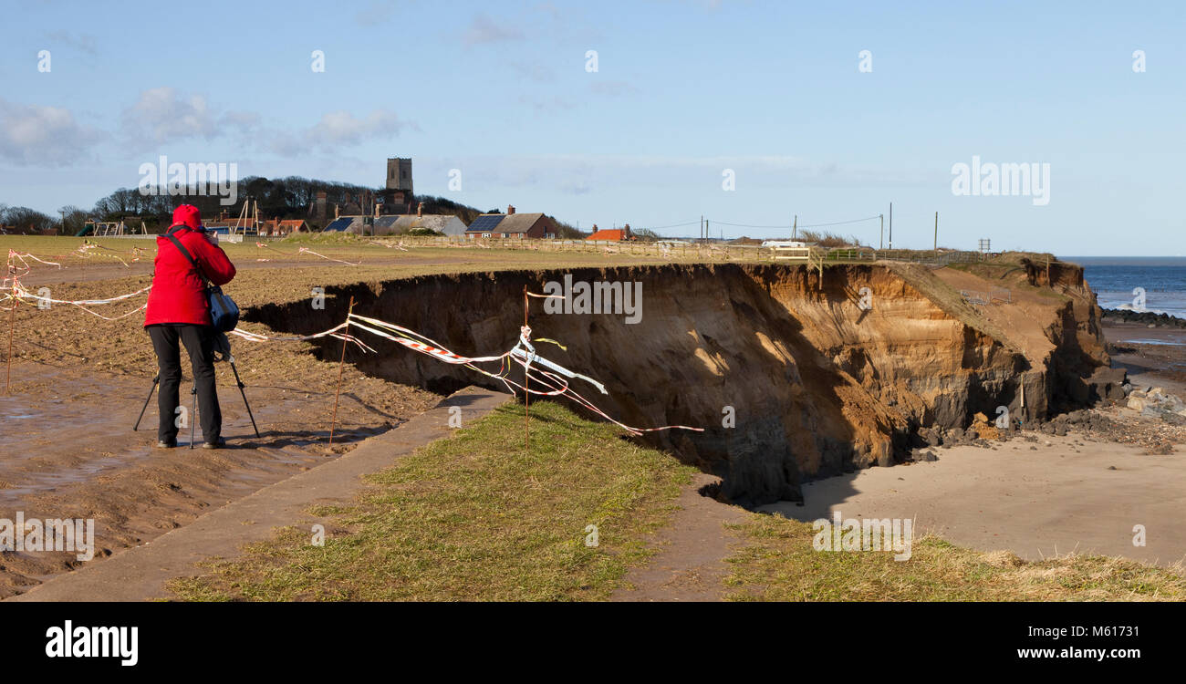 Happisburgh erosion hi-res stock photography and images - Alamy