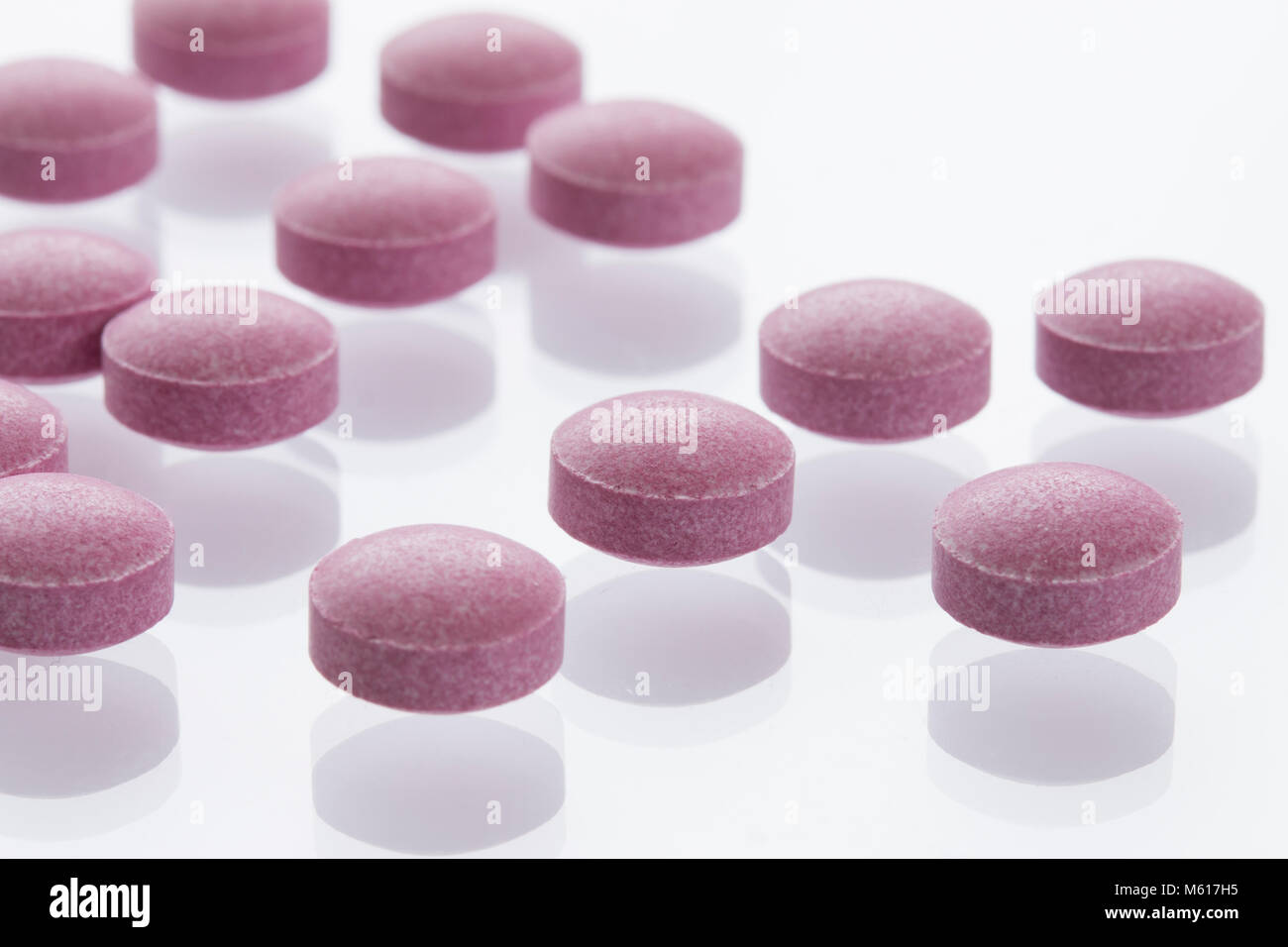 Sustained release capsule hi-res stock photography and images - Alamy