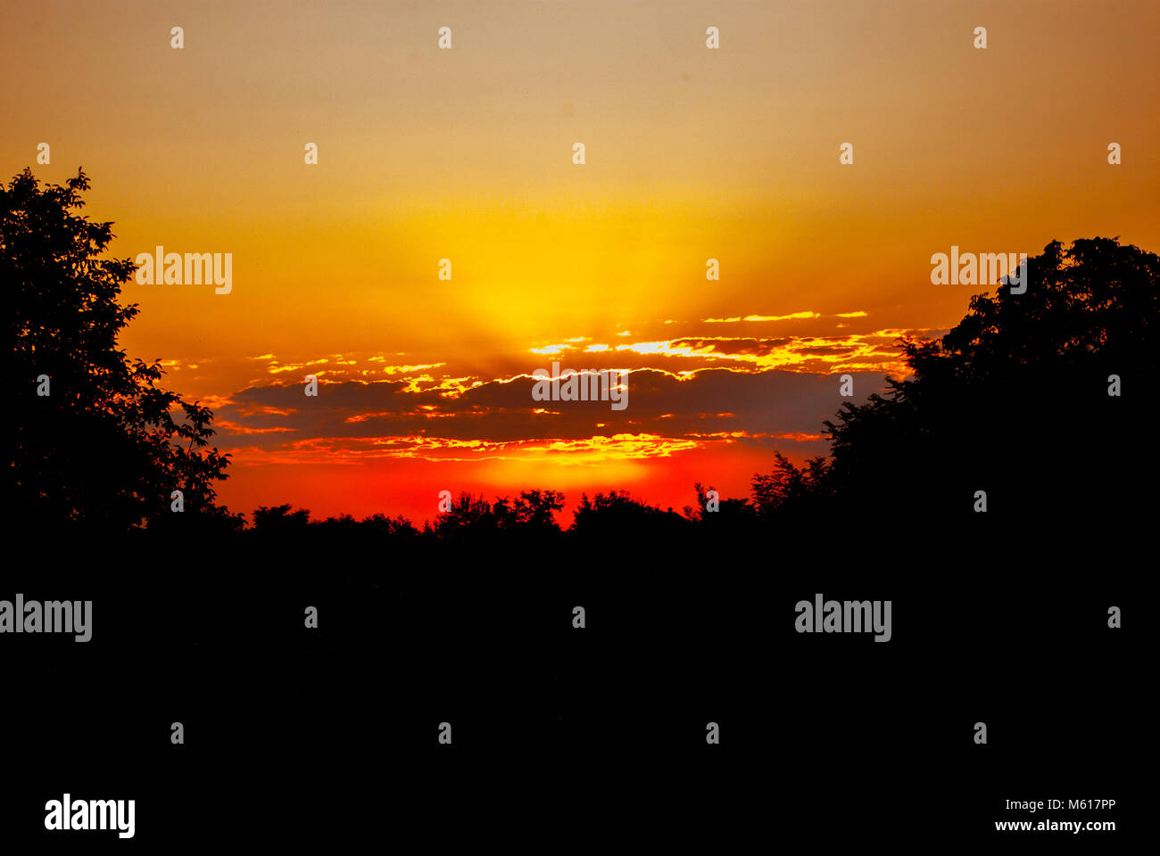 Amazing sunset landscape hi-res stock photography and images - Alamy