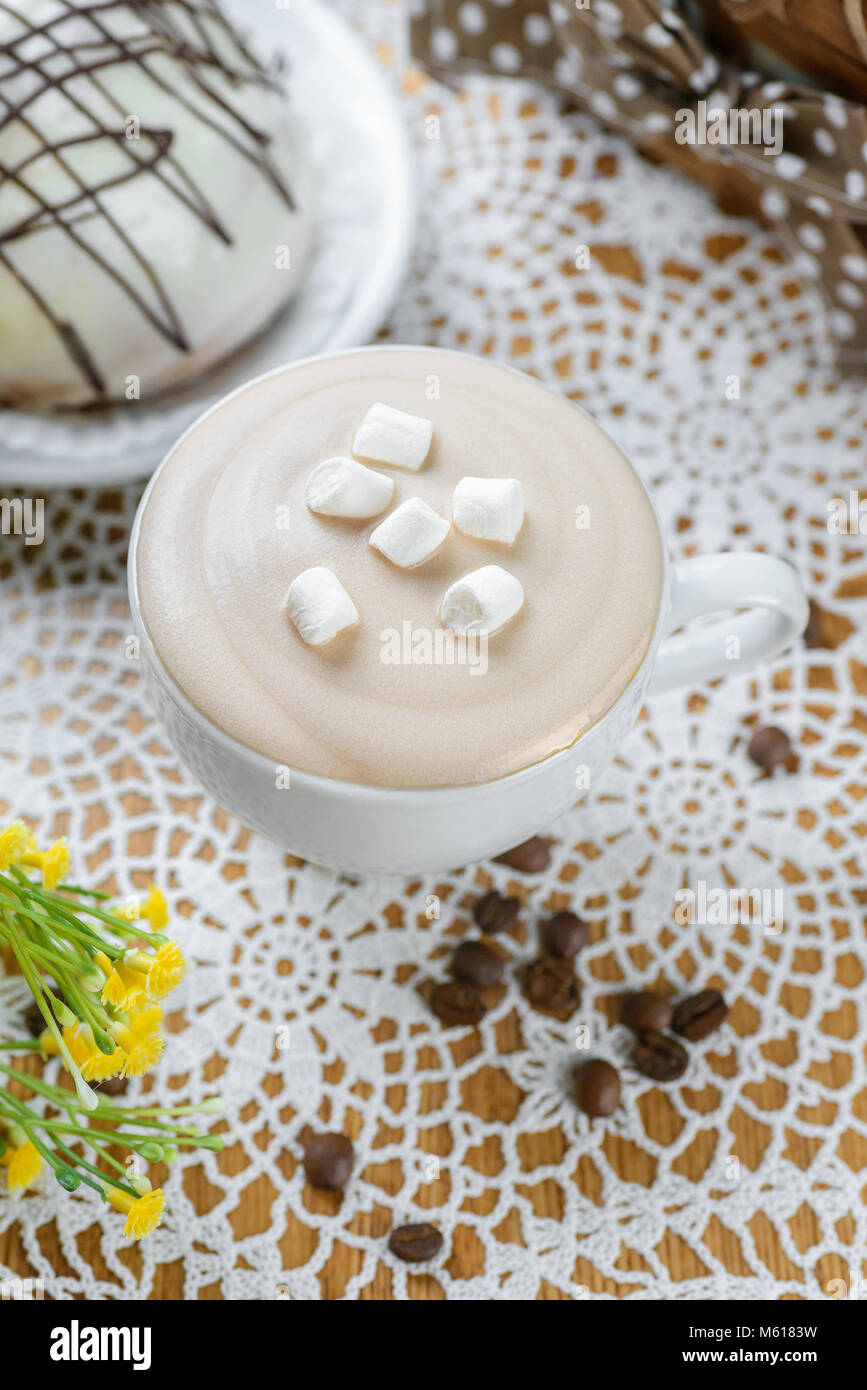 Glace coffee with marshmallows Stock Photo - Alamy