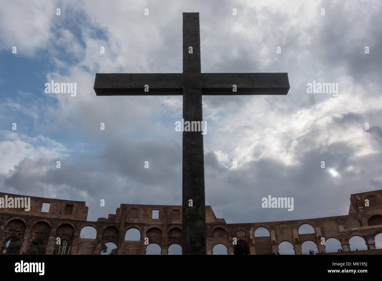 Cross placed in Colosseum to commemorate Christians who died there in ...