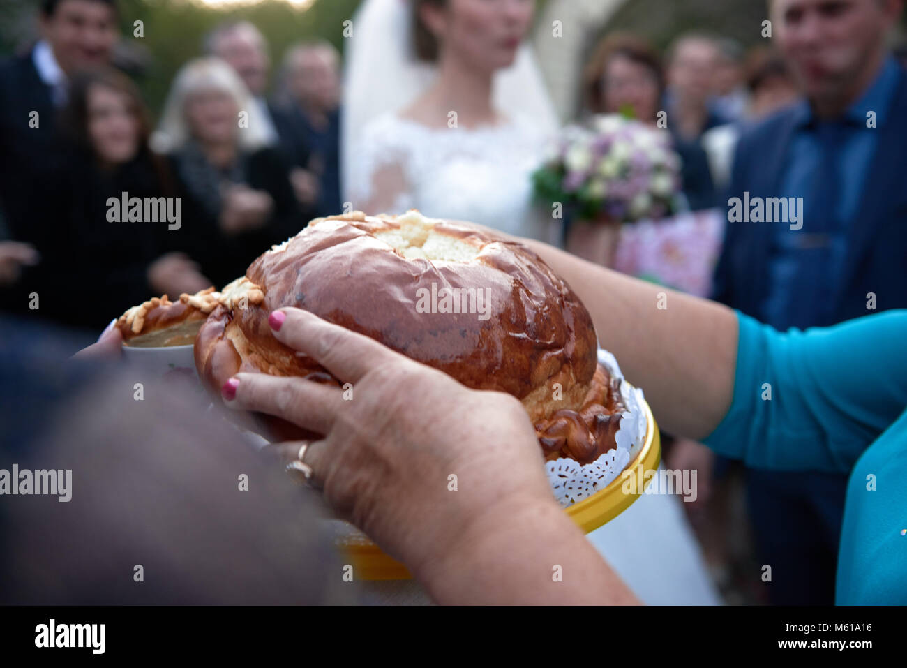 Russian wedding round loaf used for traditional ceremony close-up Stock ...