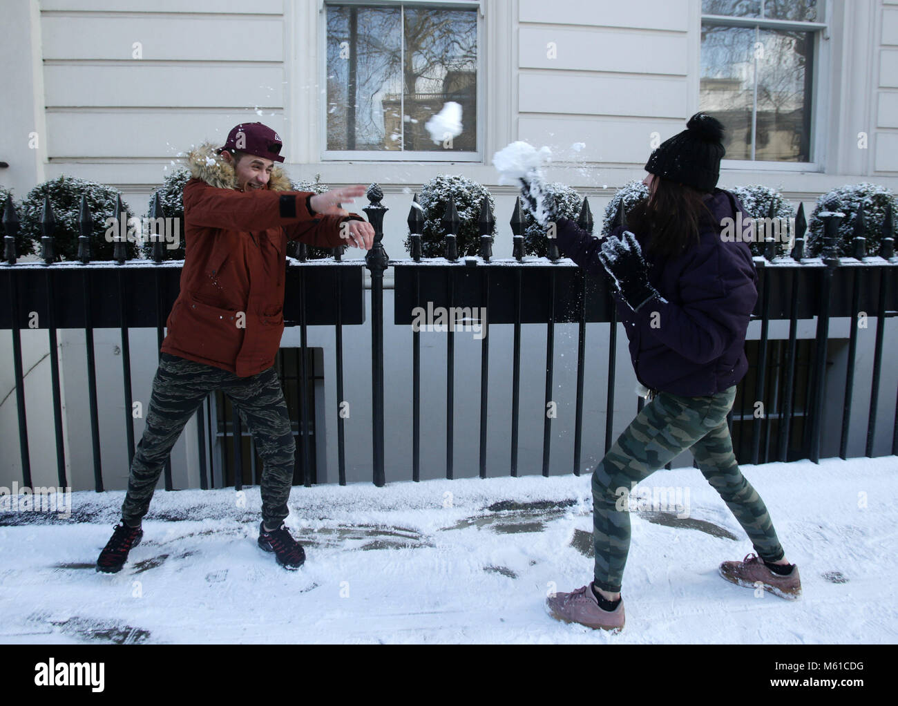 People have a snowball fight in london hi-res stock photography and ...