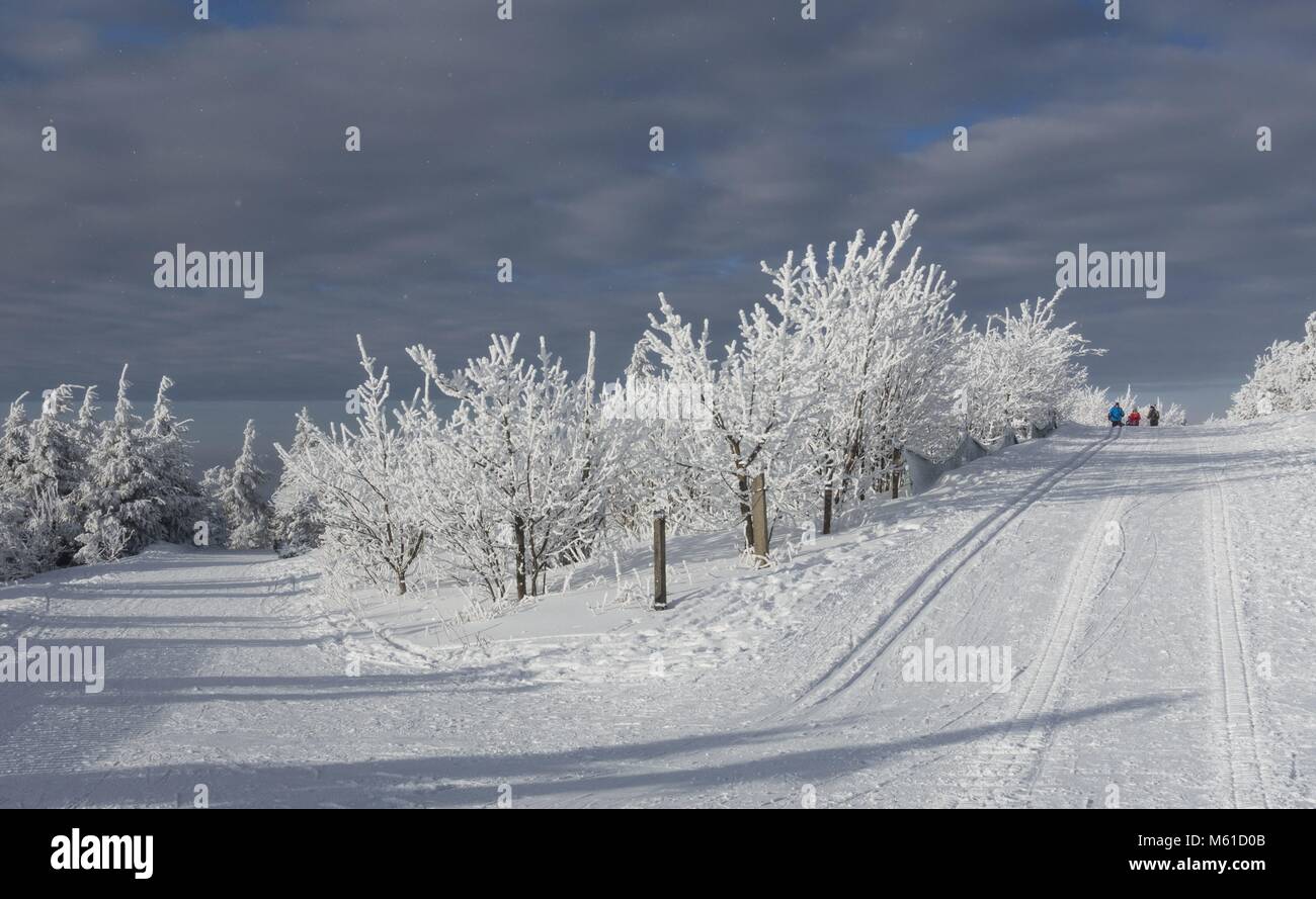 With an impressive winter landscape, the summit of the Fichtelberg ...