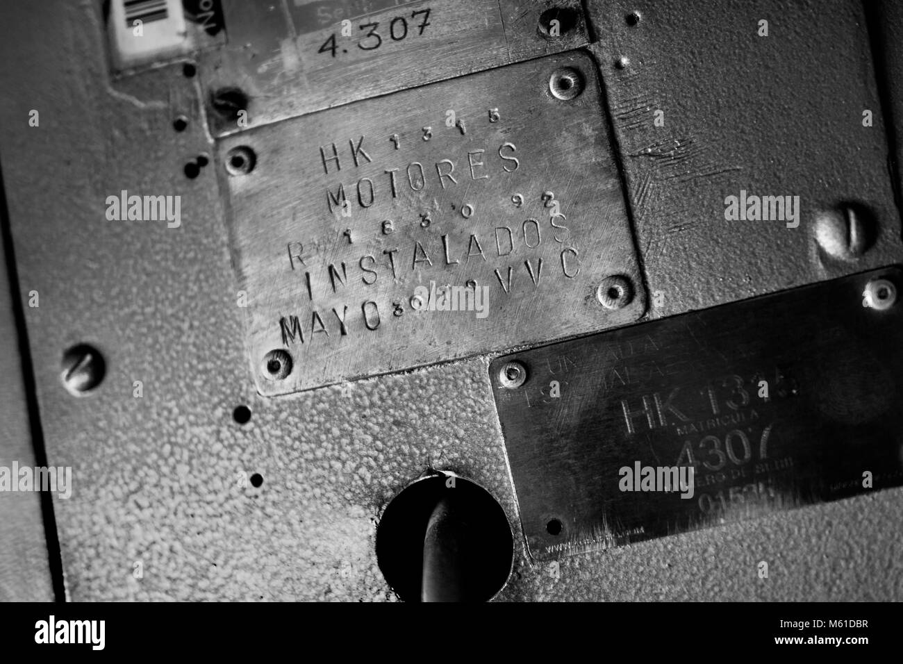 Data plates, showing the identification number and engines installation ...