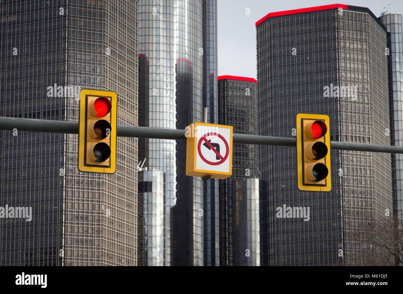 Usa michigan detroit traffic lights hi-res stock photography and images ...