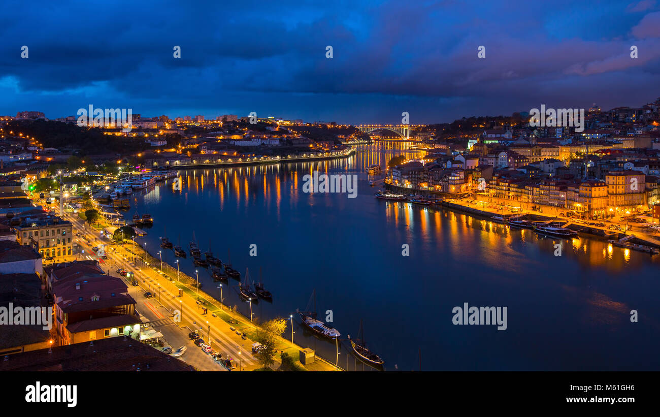 Night top view douro hi-res stock photography and images - Alamy