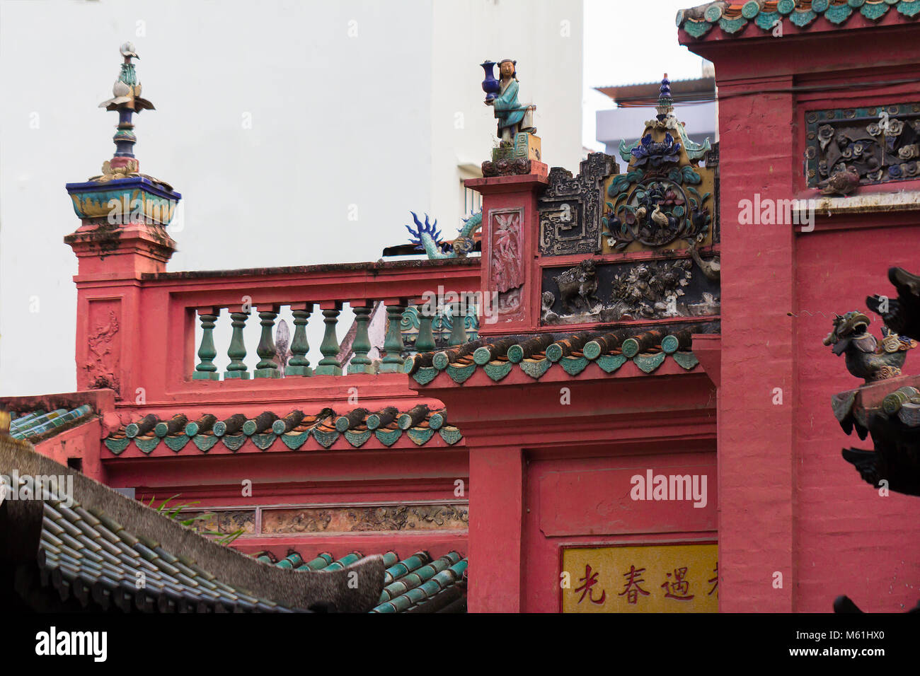 roof and balcony of red chinese temple Stock Photo - Alamy