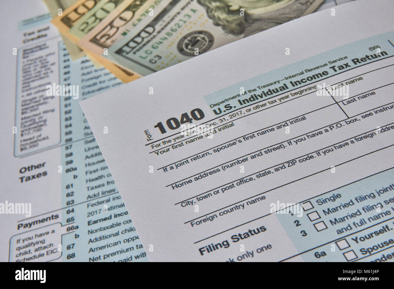 1040 form hi-res stock photography and images - Alamy