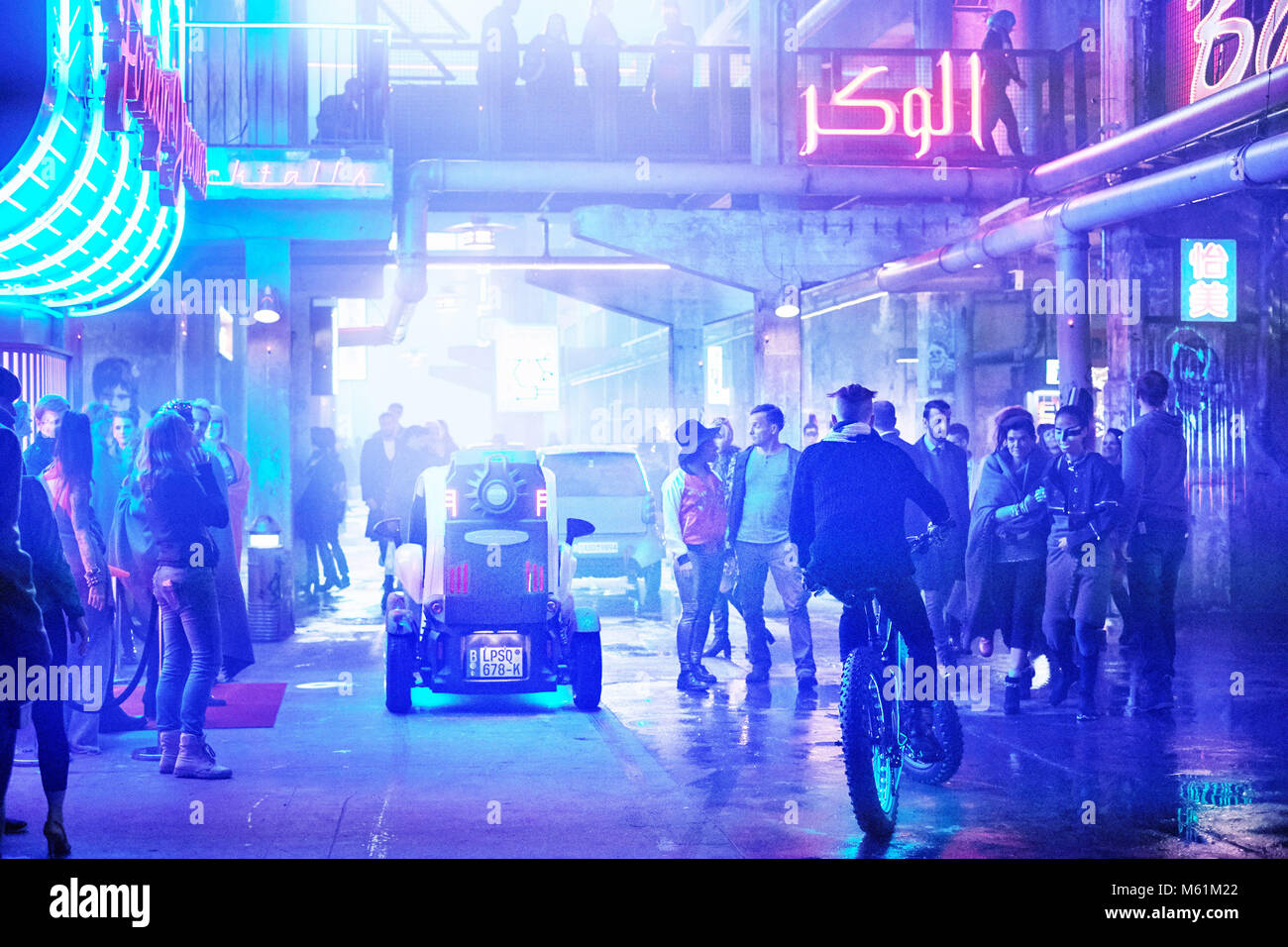 MUTE, 2018. ph: Keith Bernstein/ © Netflix /Courtesy Everett Collection ...