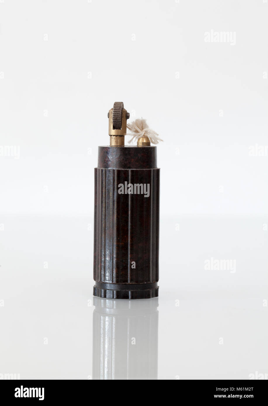 Vintage bakelite cigarette lighter hi-res stock photography and images ...