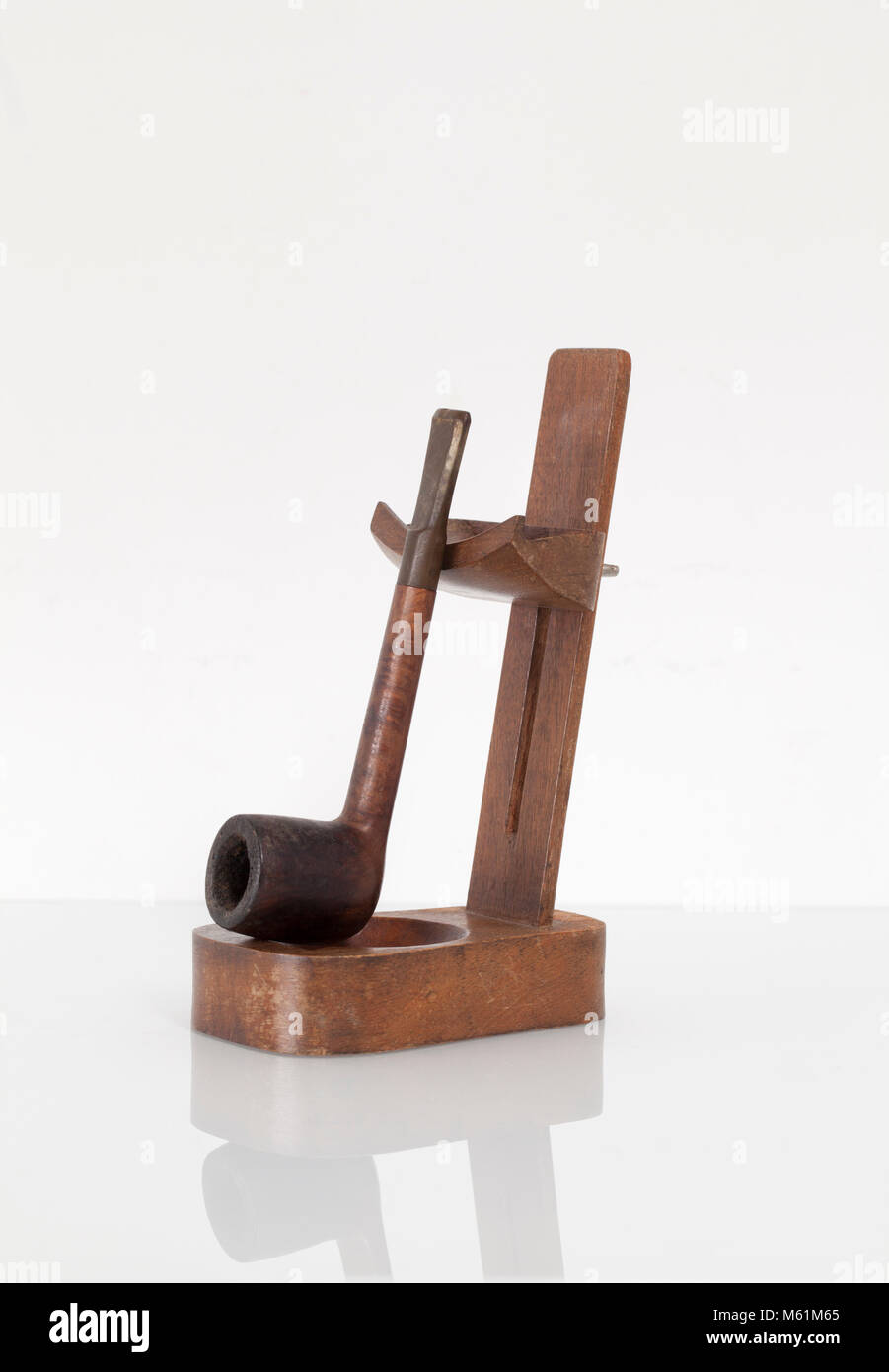 Vintage Easel Style Pipe Smokers Rack Stand Stock Photo - Alamy