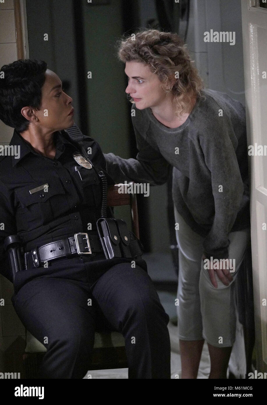 9-1-1, (aka 911), l-r: Angela Bassett, Megan Ferguson in 'Heartbreaker ...