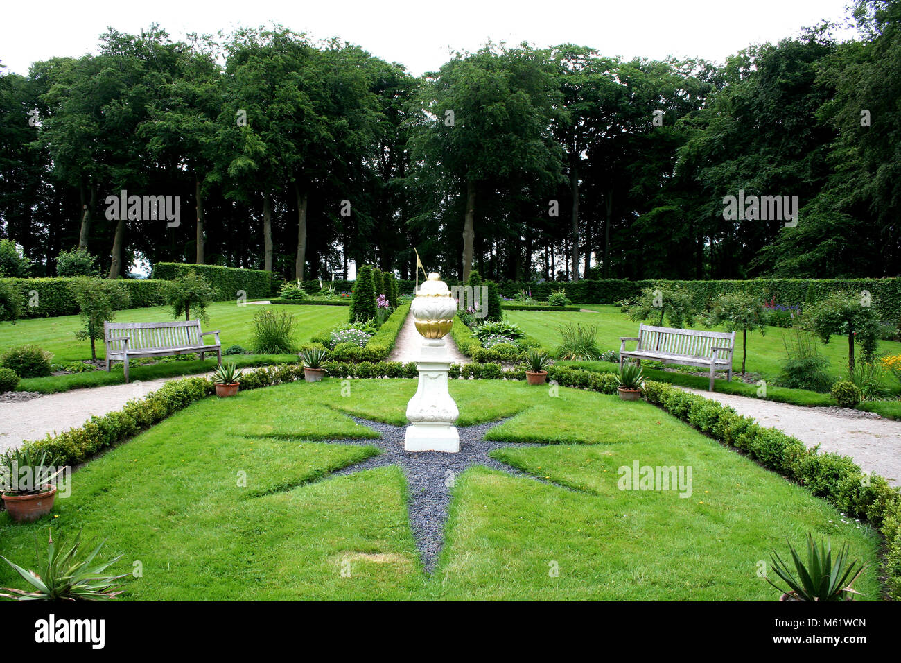 Netherlands,Groningen,Eemsmond,Hefshuizen,Uithuizen, june 2017: Garden ...