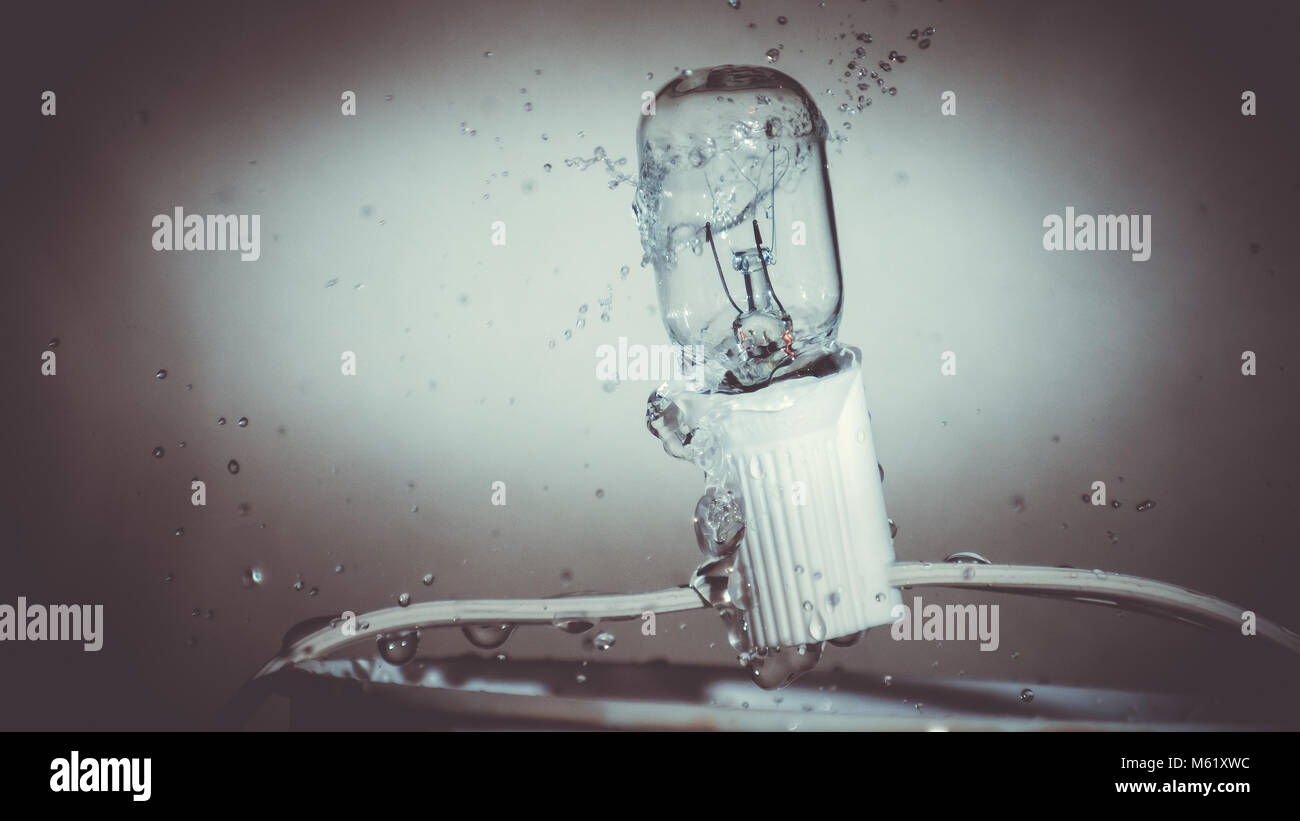 Bulb water splash hi-res stock photography and images - Alamy