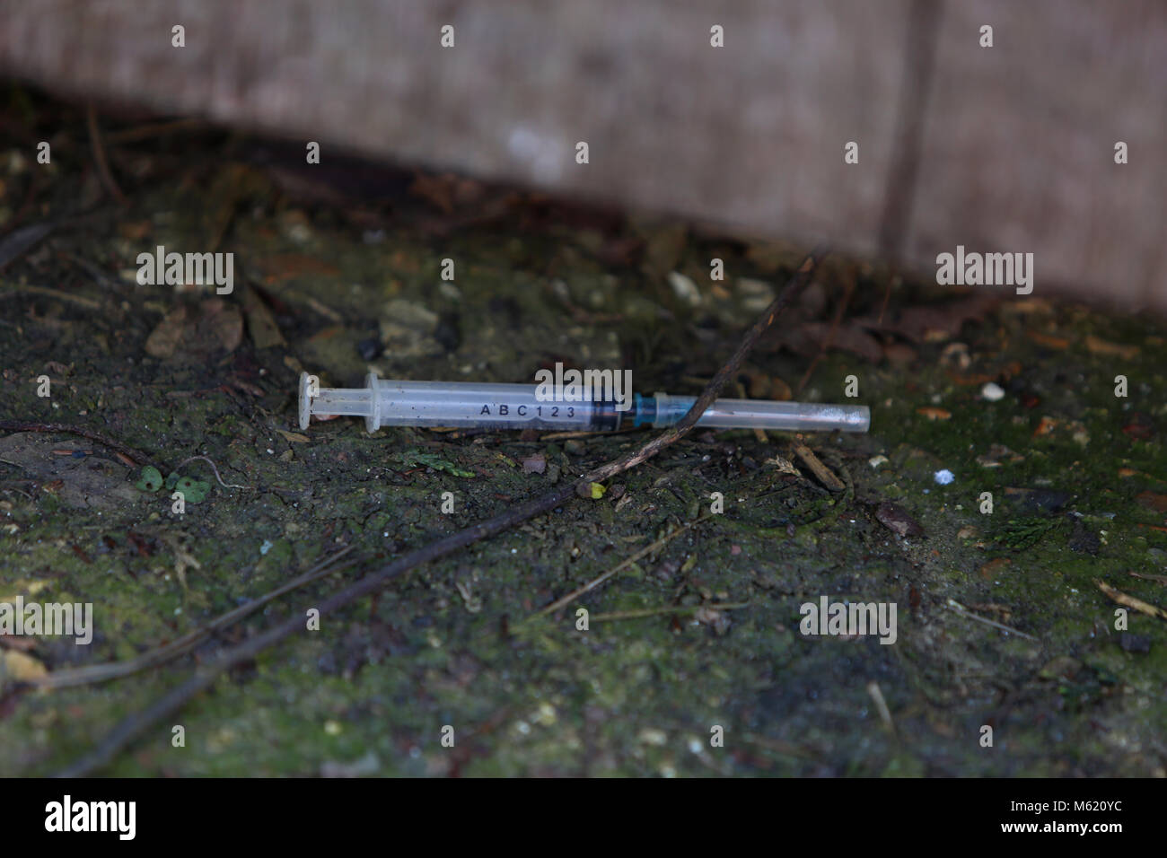 Needles and drugs hi-res stock photography and images - Alamy