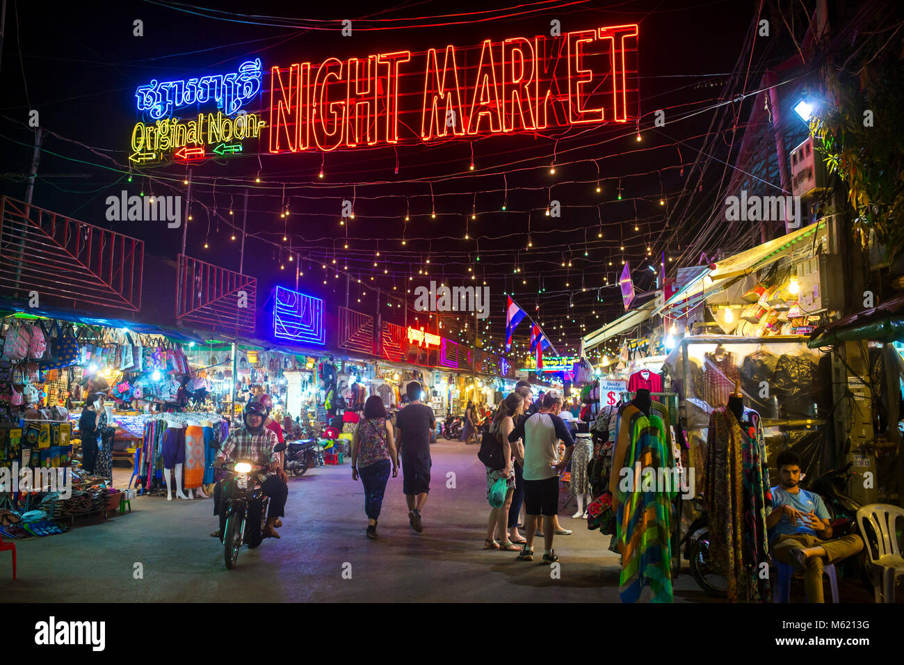 Siem Reap Cambodia January 9 2018 Tourists Stroll Along Night