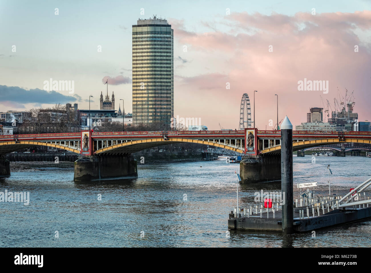 Vauxhall bridge st george hi-res stock photography and images - Alamy