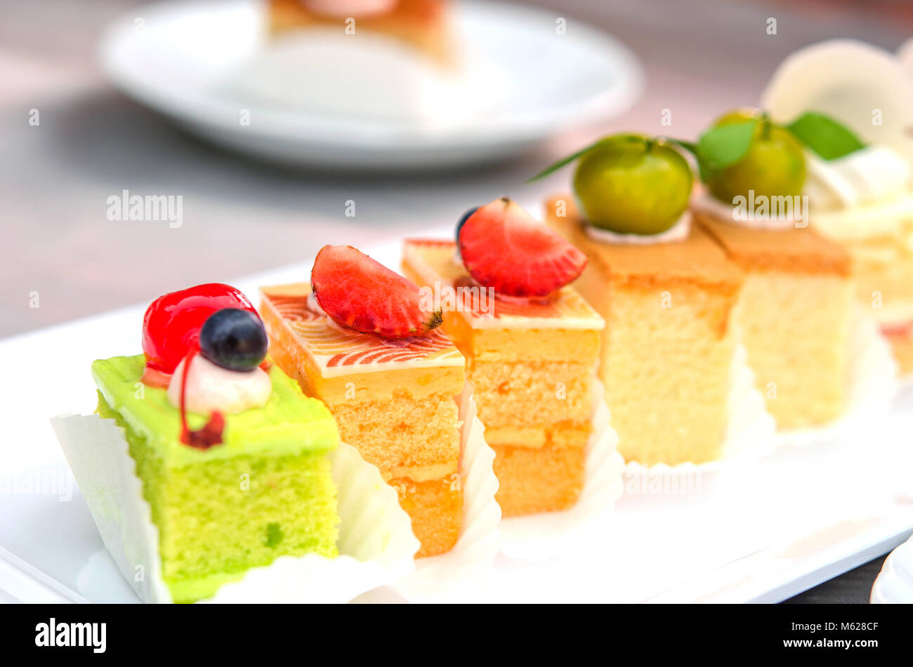 Wedding cake plates hi-res stock photography and images - Alamy