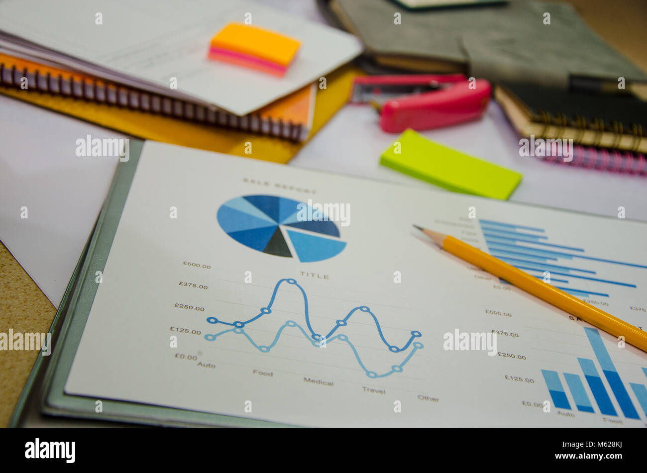 Business document Financial chart and graph Stock Photo - Alamy