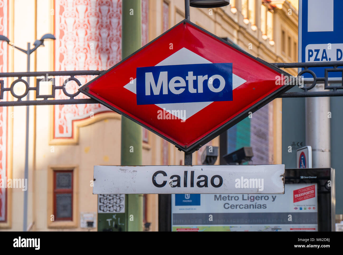Metro station royal palace hi-res stock photography and images - Alamy