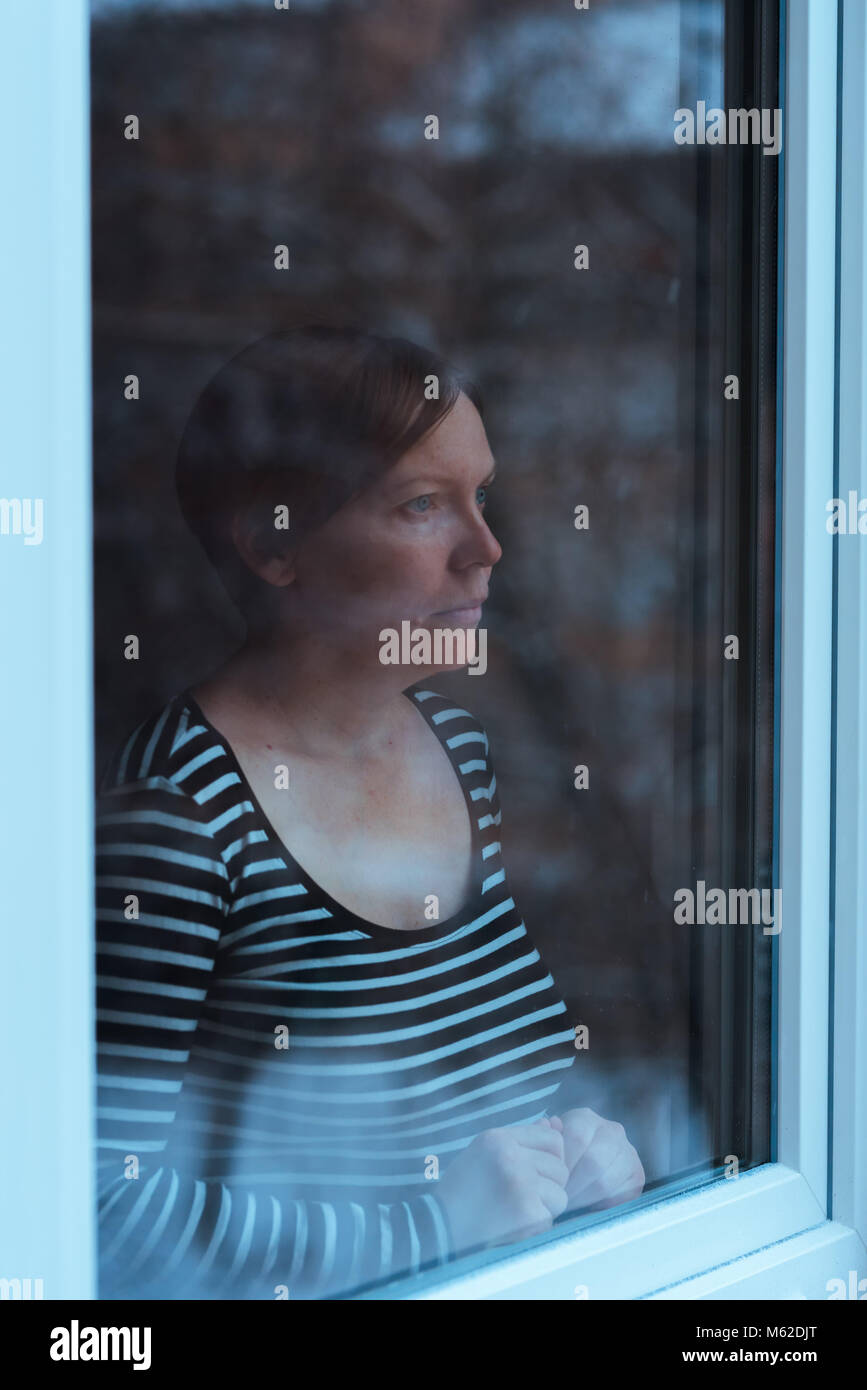 Snow outside the window hi-res stock photography and images - Alamy