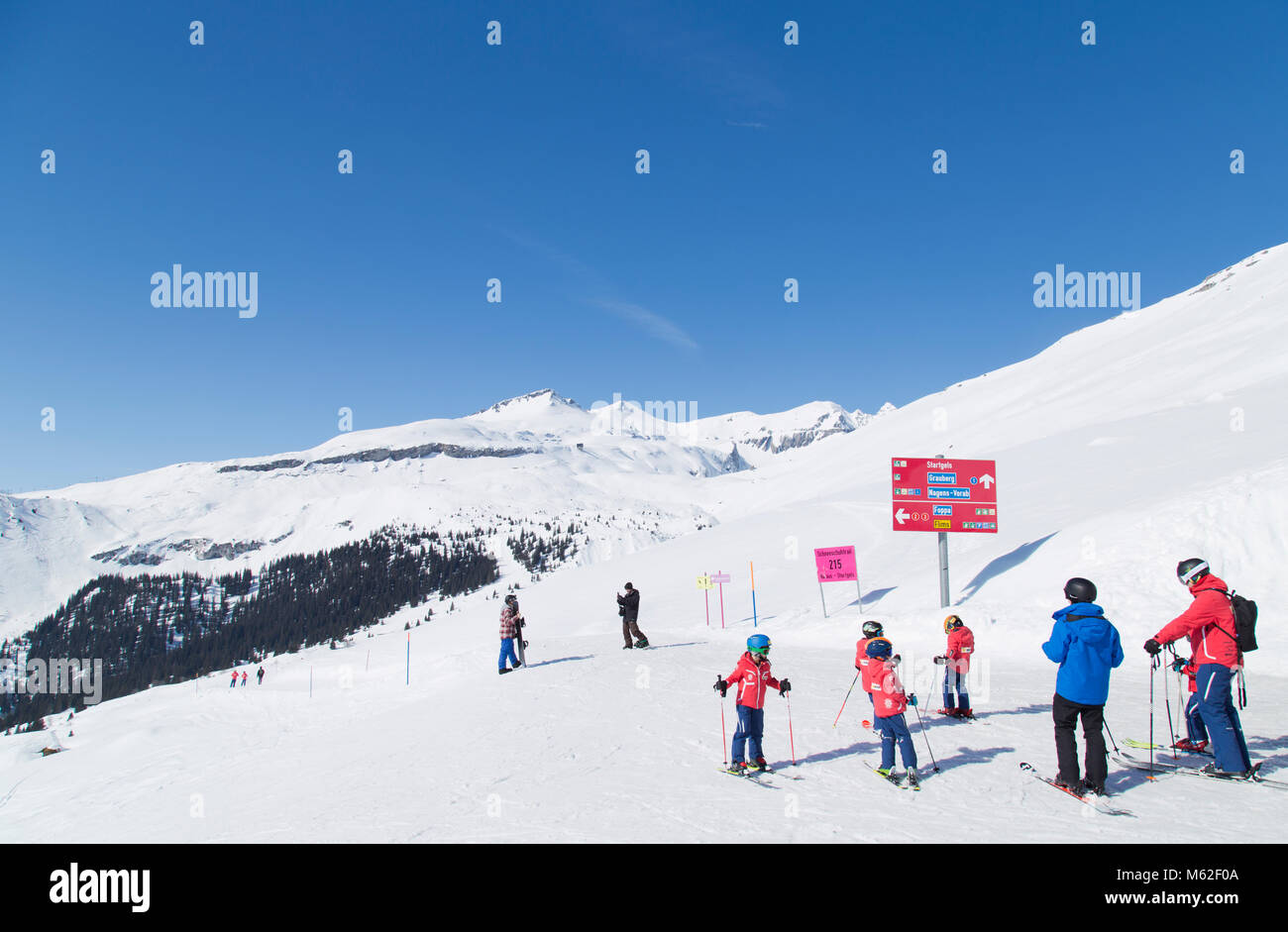 Children sport outside school hi-res stock photography and images - Alamy