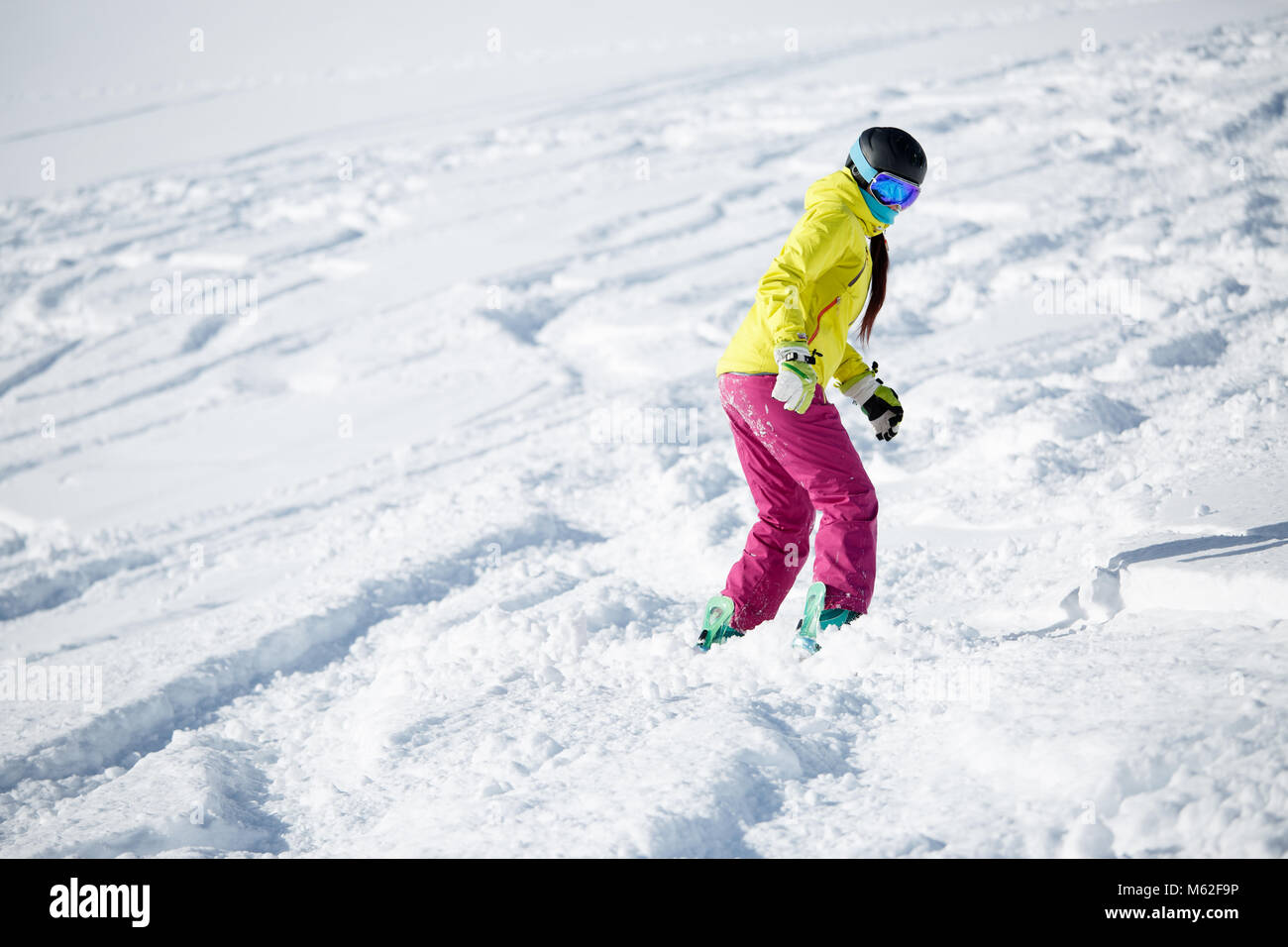Snowboarder wearing helmet glasses hi-res stock photography and images - Alamy