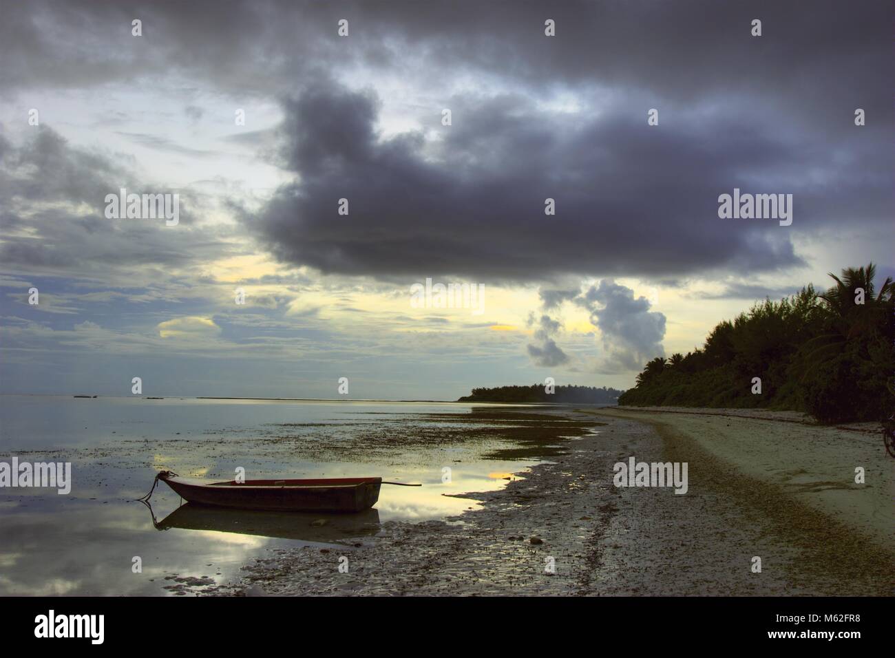 Nice evening seascape view on the Indian Ocean Stock Photo - Alamy