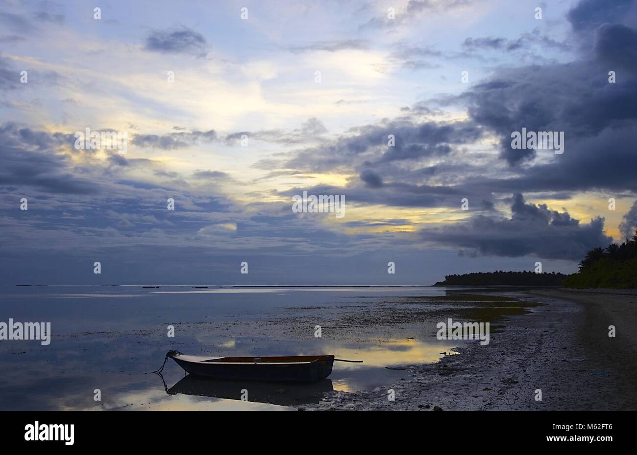 Nice evening seascape view on the Indian Ocean Stock Photo - Alamy