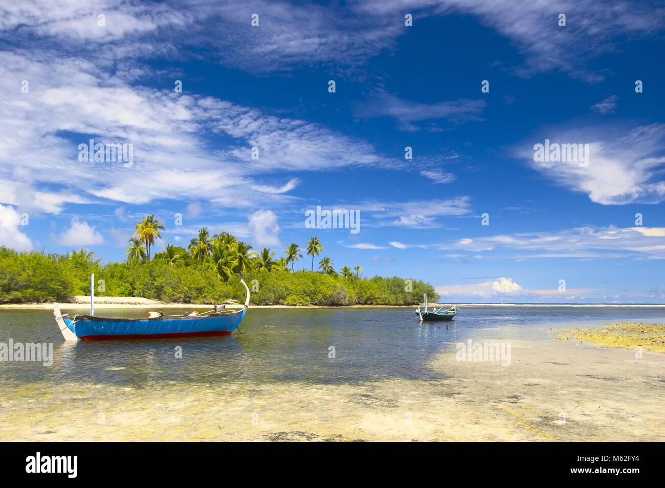 Beautiful tropical lagoon on the island Gan in Indian Ocean, Maldives ...