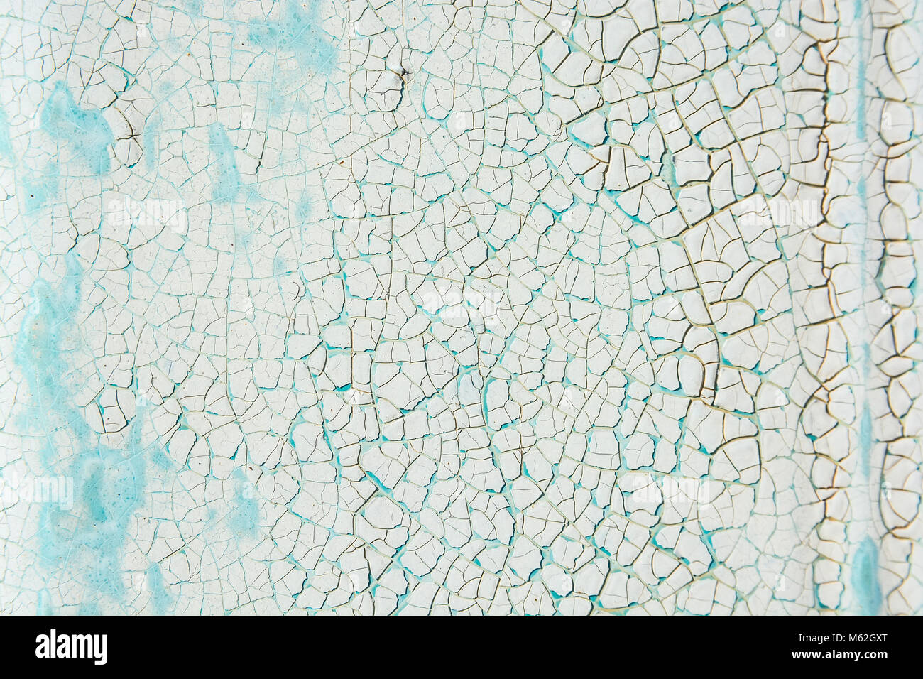 Close up white cracked paint on wall Stock Photo - Alamy