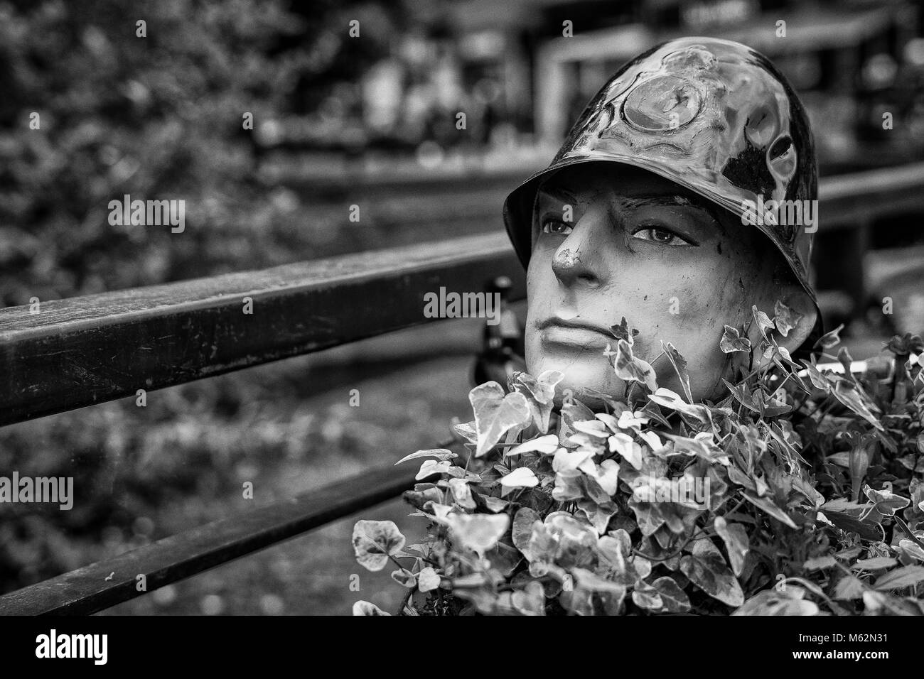 Black police uk model hi-res stock photography and images - Alamy